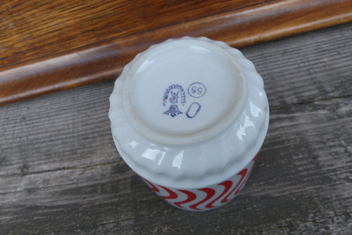 Nádobí kuchyňské Červená vlnka... retro hrnek, Československo / od ...